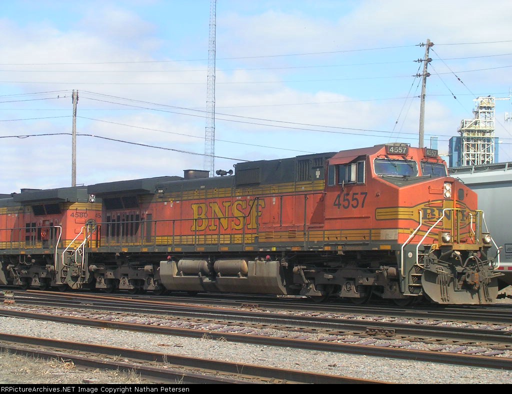 BNSF 4557